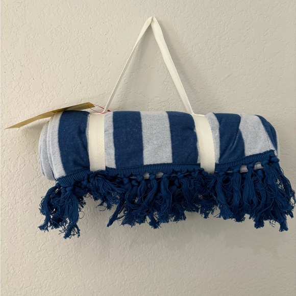 Accents | Sun Squad 2person Beach Blanket Blue White Stripes New With ...